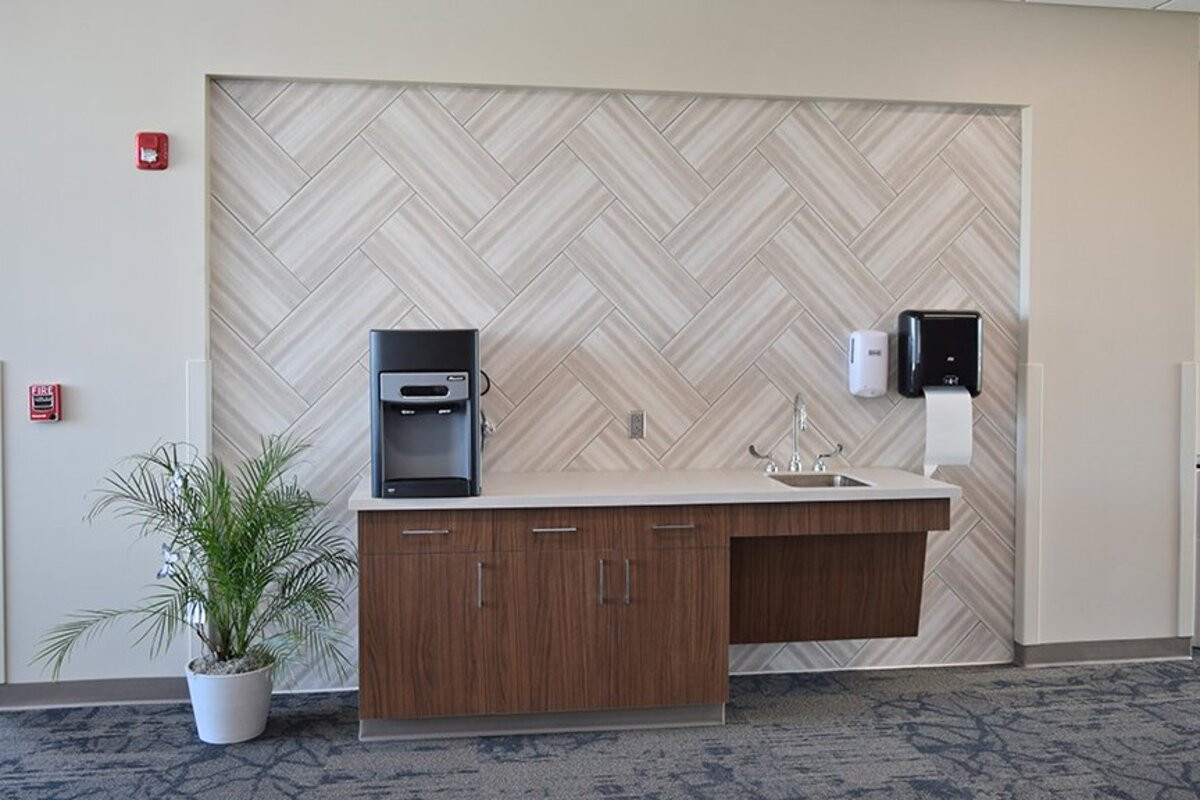 Broadlawns Medical Center Reviews, Costs, Program Details & Rating