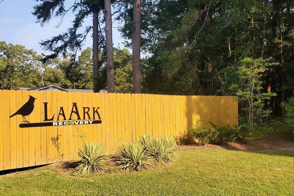 LaArk Recovery Reviews, Costs, Program Details & Rating